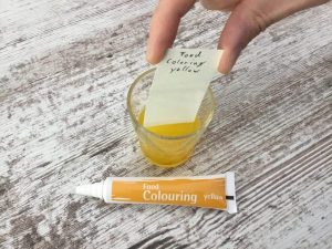 How to Dye Paper With Natural Dye, Food Coloring, and Ink