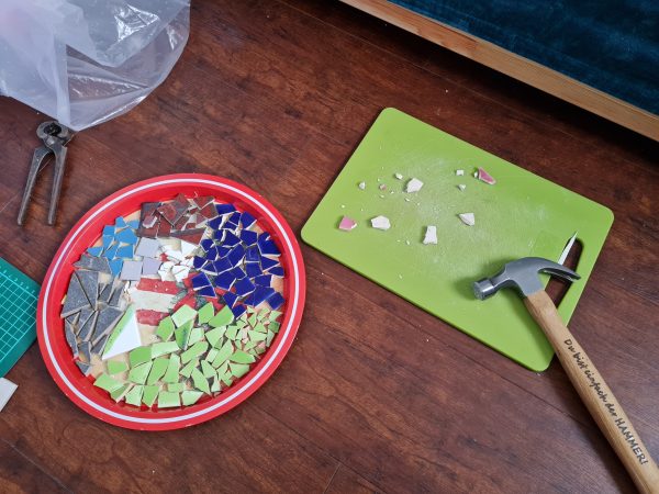 How to Make Mosaic Stepping Stones at Home